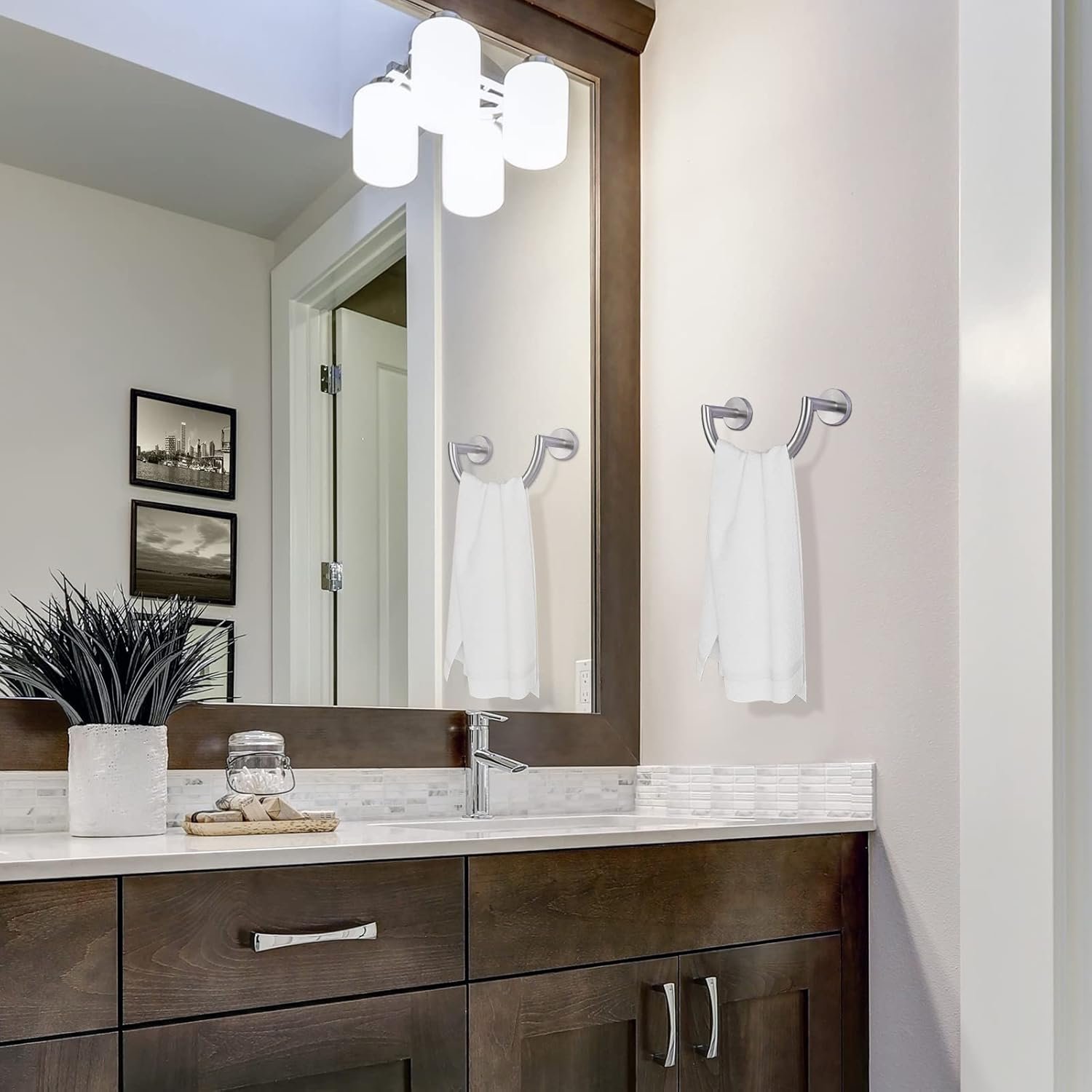 8 Creative Towel Ring Placement Ideas For Small Bathrooms - My Besuited ...