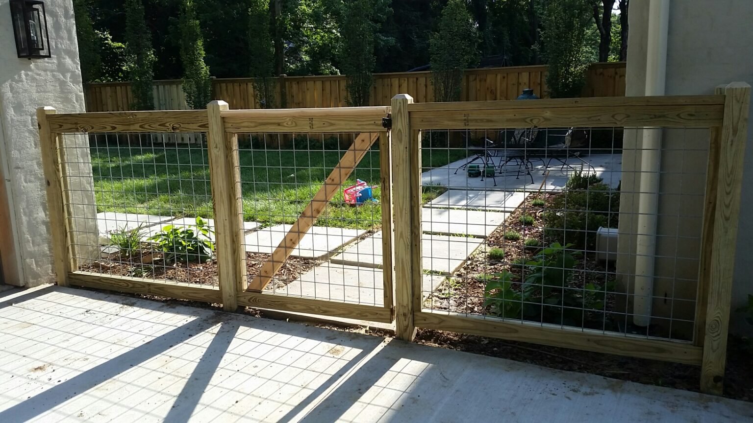 17 Easy DIY Garden Fence Ideas On A Budget - My Besuited Home