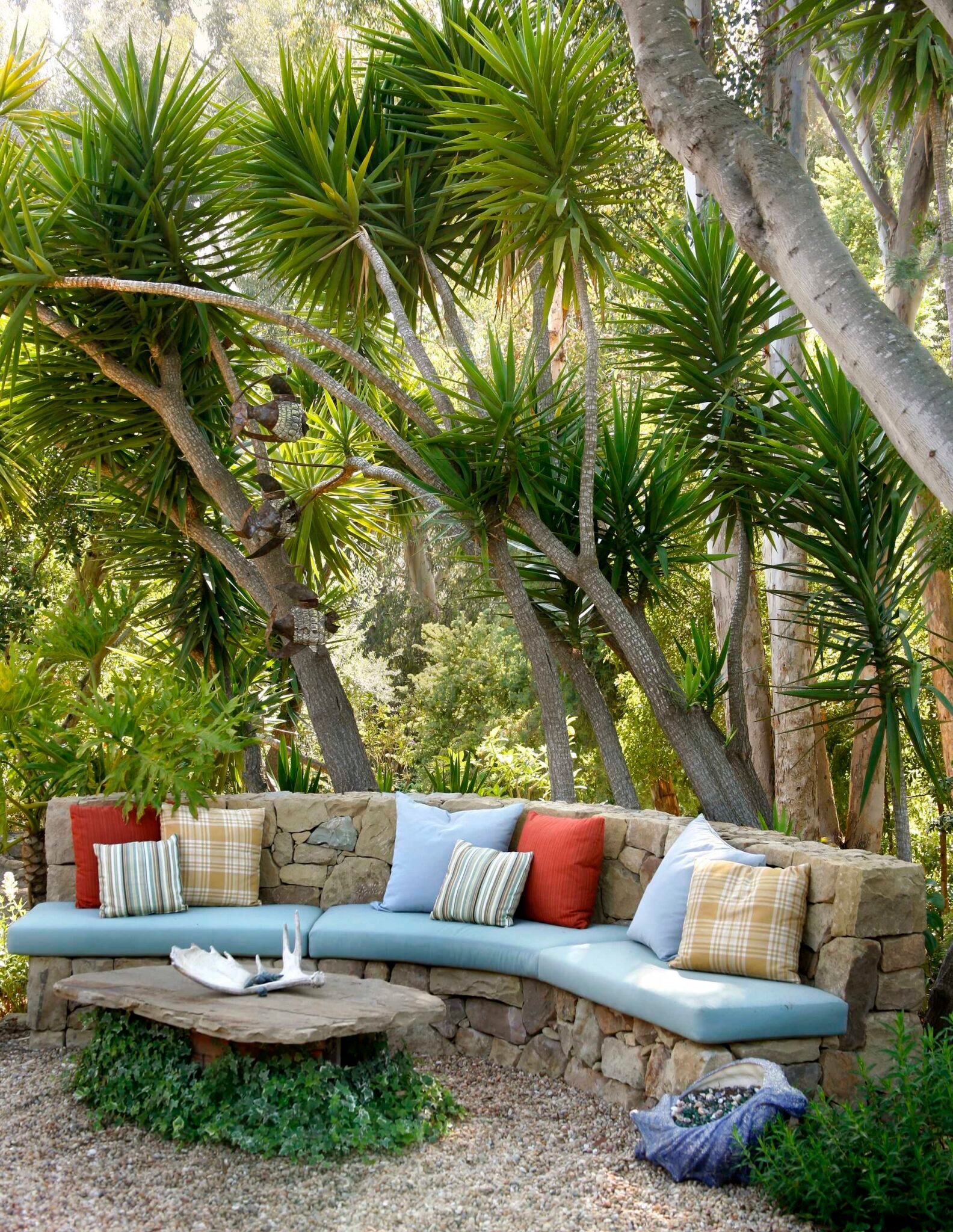 11 Creative Under Tree Landscaping Ideas - My Besuited Home