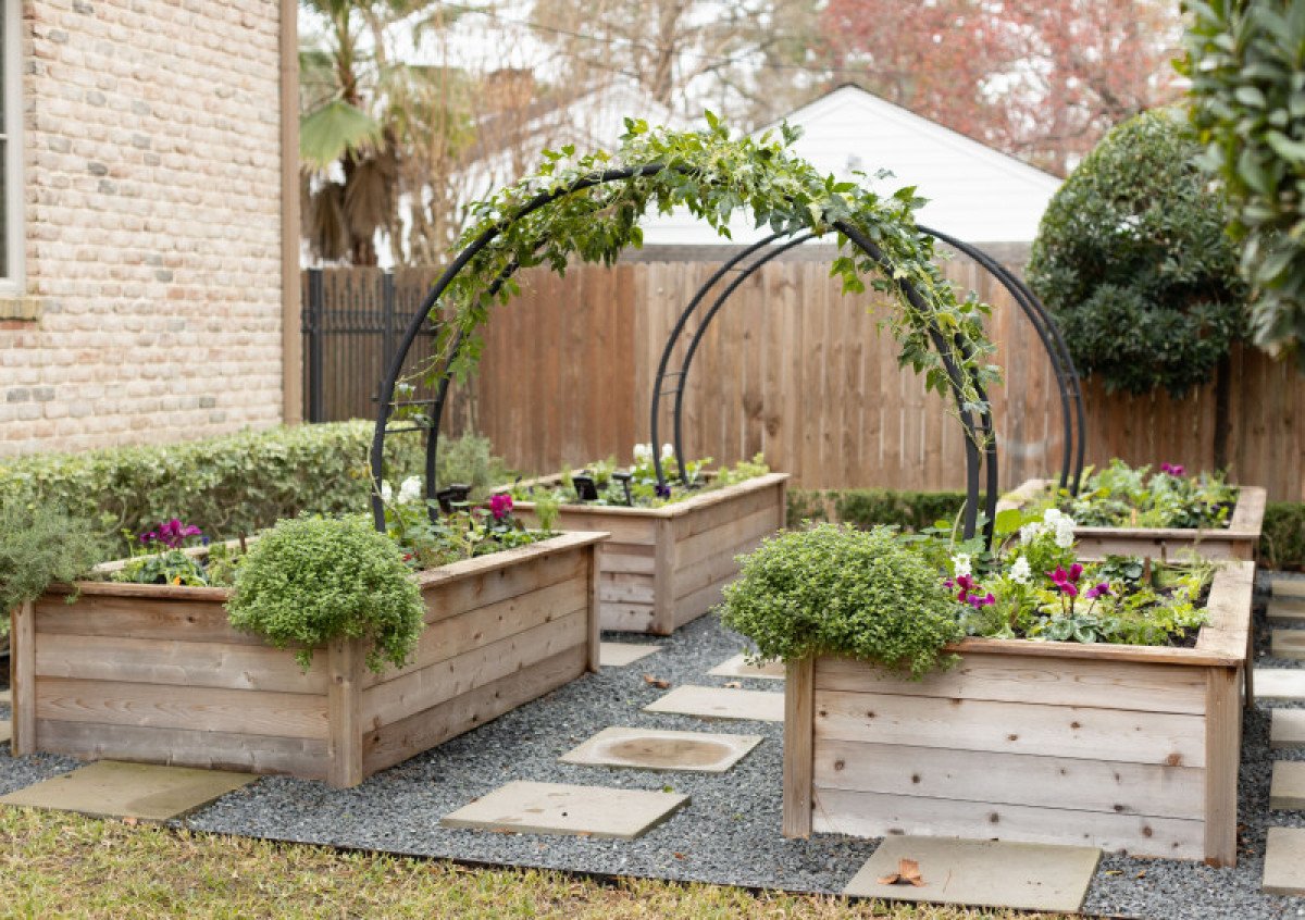How To Cover Dirt In Your Backyard: 12 Transformative Ideas That Work ...