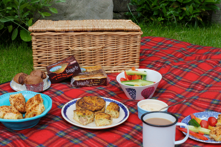 15 Fun Spring Picnic Ideas For A Perfect Outdoor Getaway - My Besuited Home