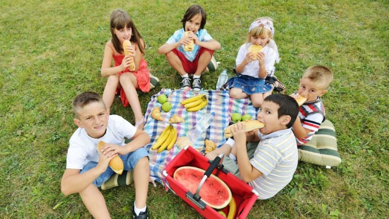 15 Fun Spring Picnic Ideas For A Perfect Outdoor Getaway - My Besuited Home